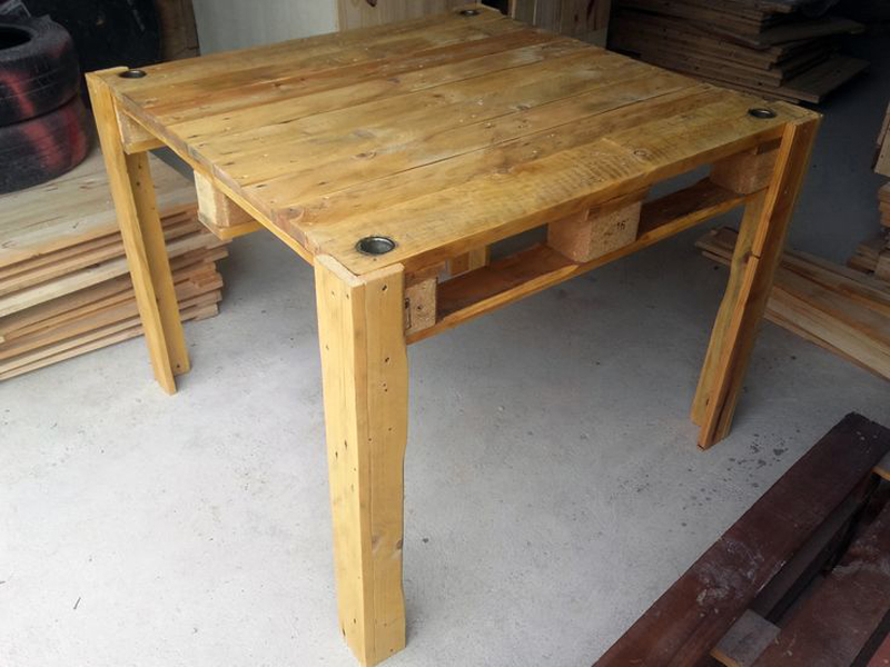Como Fazer uma Mesa de Madeira - Artesanato Passo a Passo! Como Fazer uma Mesa de Madeira - Artesanato Passo a Passo!