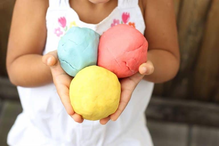 10 Receitas de como fazer massinha caseira para brincar - Artesanato ...