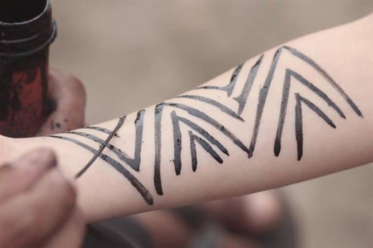 Grafismo: o que é, tipos, exemplos e sua importância na arte ...