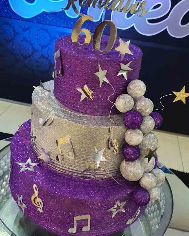 40 Ideias de bolo roxo com glitter super tendência - Artesanato Passo a ...