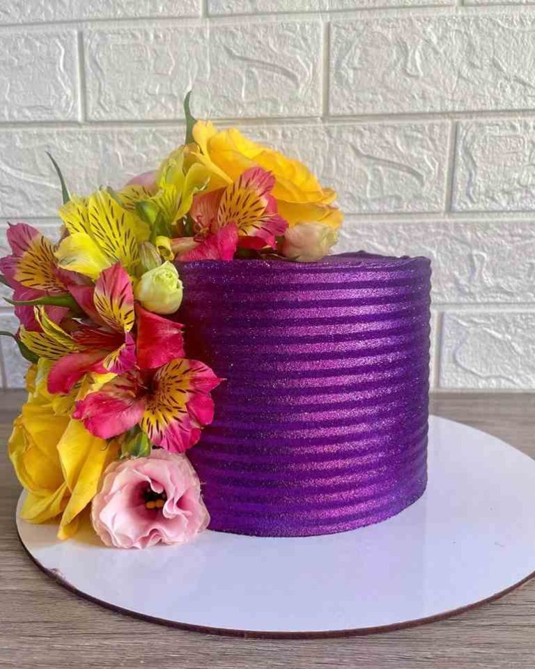 40 Ideias de bolo roxo com glitter super tendência - Artesanato Passo a ...