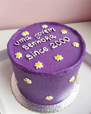 40 Ideias de bolo roxo com glitter super tendência - Artesanato Passo a ...