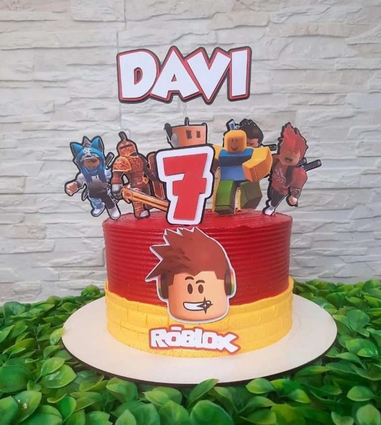 Bolo Roblox: 60 fotos para arrasar na decoração - Artesanato Passo a Passo!