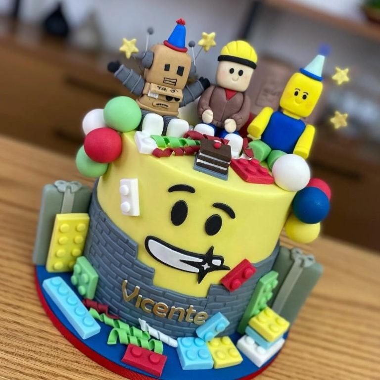 Bolo Roblox: 60 fotos para arrasar na decoração - Artesanato Passo a Passo!