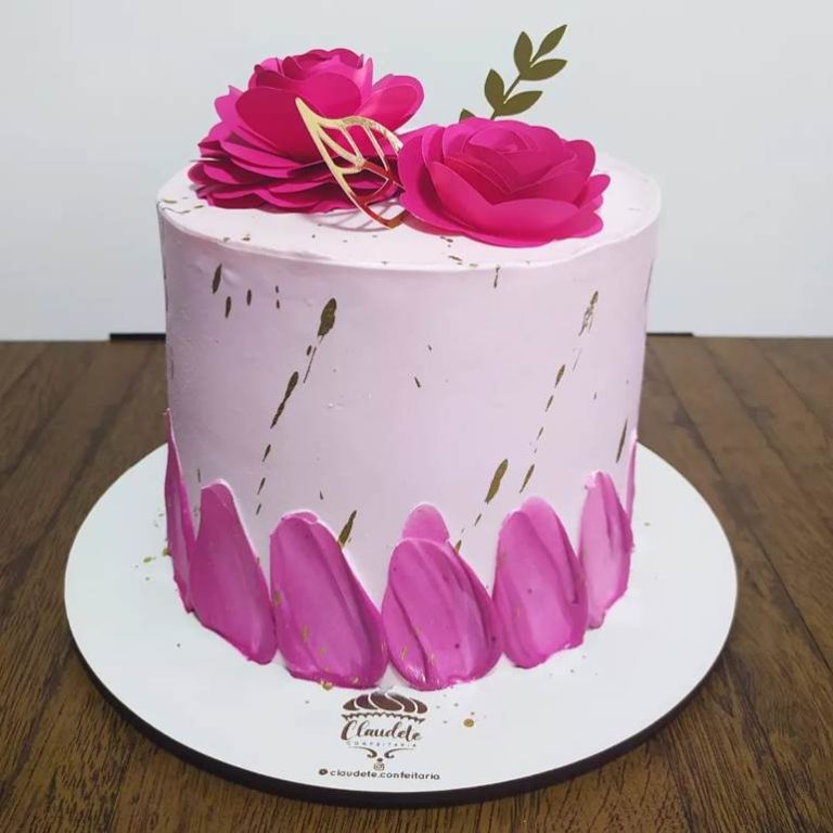 Bolo rosa com dourado: 50 fotos de bolos delicados para impressionar ...