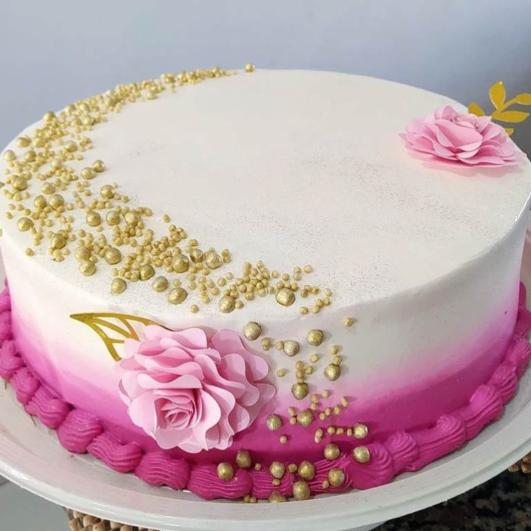 Bolo rosa com dourado: 50 fotos de bolos delicados para impressionar ...