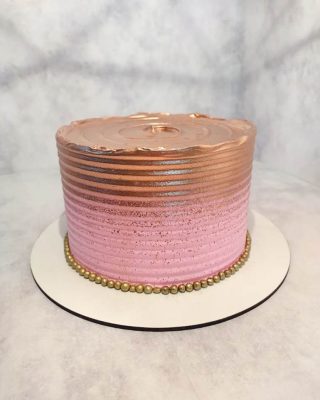 Bolo rosa com dourado: 50 fotos de bolos delicados para impressionar ...