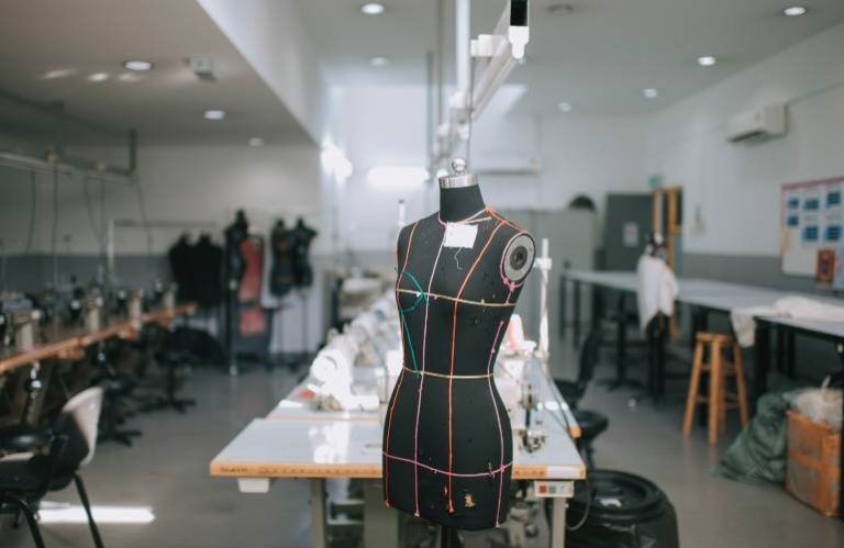 Atelier de costura: como montar, organizar e dicas de decoração ...