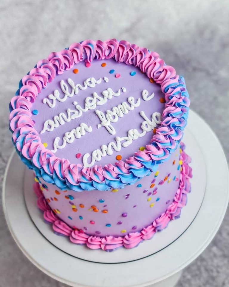 Bolo com frases engraçadas: 50 ideias para alegrar a festa - Artesanato ...