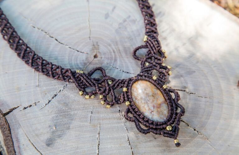 Colar de macramê: tutoriais, dicas, tendências e modelos incríveis ...